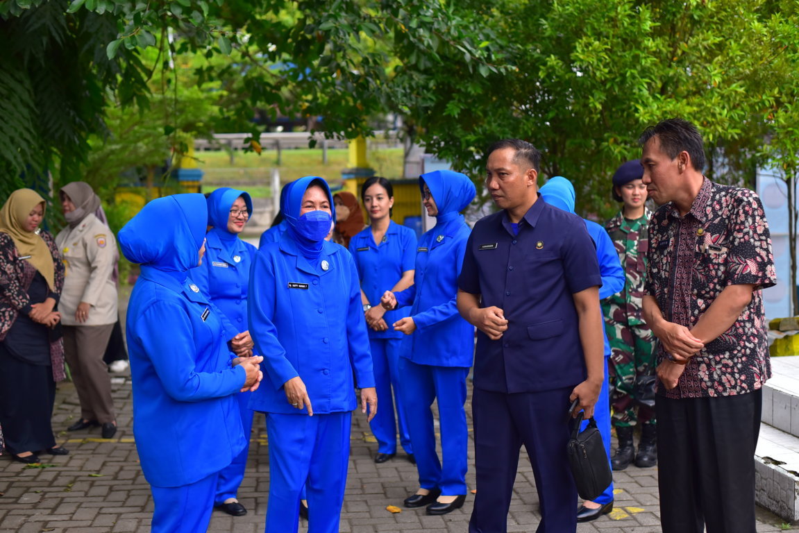 Ketua Daerah Jalasenastri Armada II Selaku Angwasda Yayasan Hang Tuah ... Ketua Daerah Jalasenastri Armada II Selaku Angwasda Yayasan Hang Tuah ...